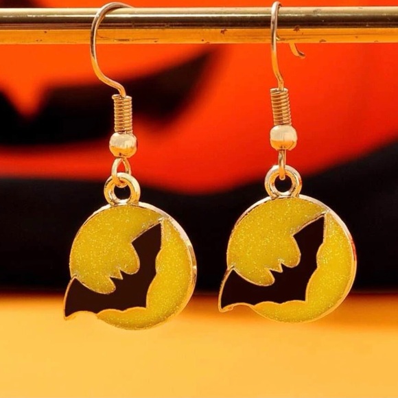 Jewelry | Bat Signal Batwoman Batman Superhero Bat In Moon Gothic Edgy ...